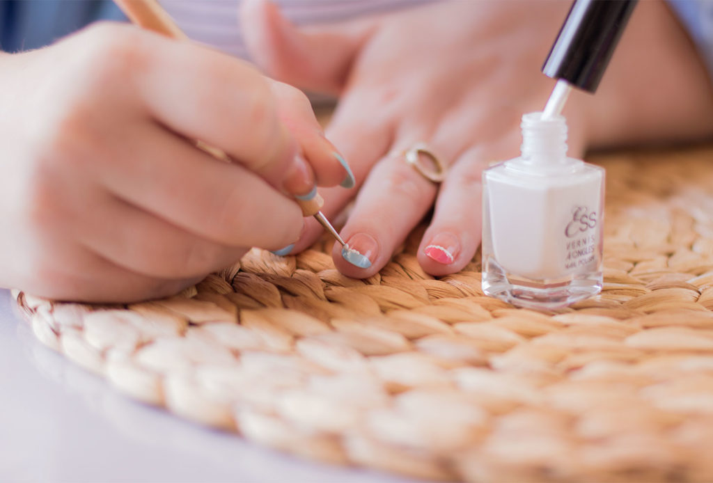 Nailart #9 : la french en dentelle | Les Petits Boudins - Le Blog