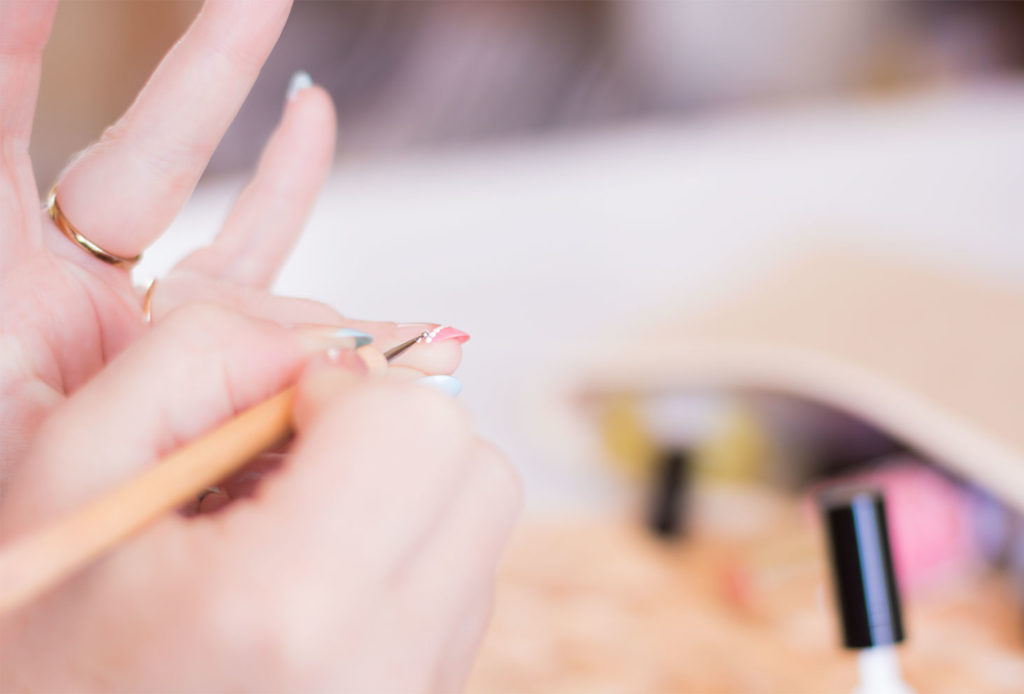 Nailart #9 : la french en dentelle | Les Petits Boudins - Le Blog